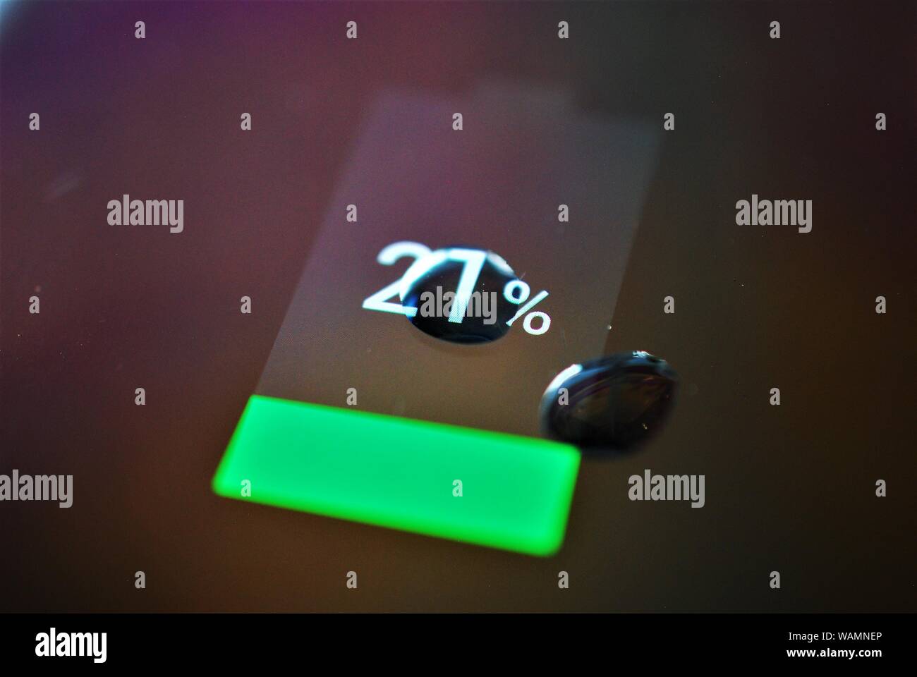 battery level indicator on a smartphone Stock Photo - Alamy