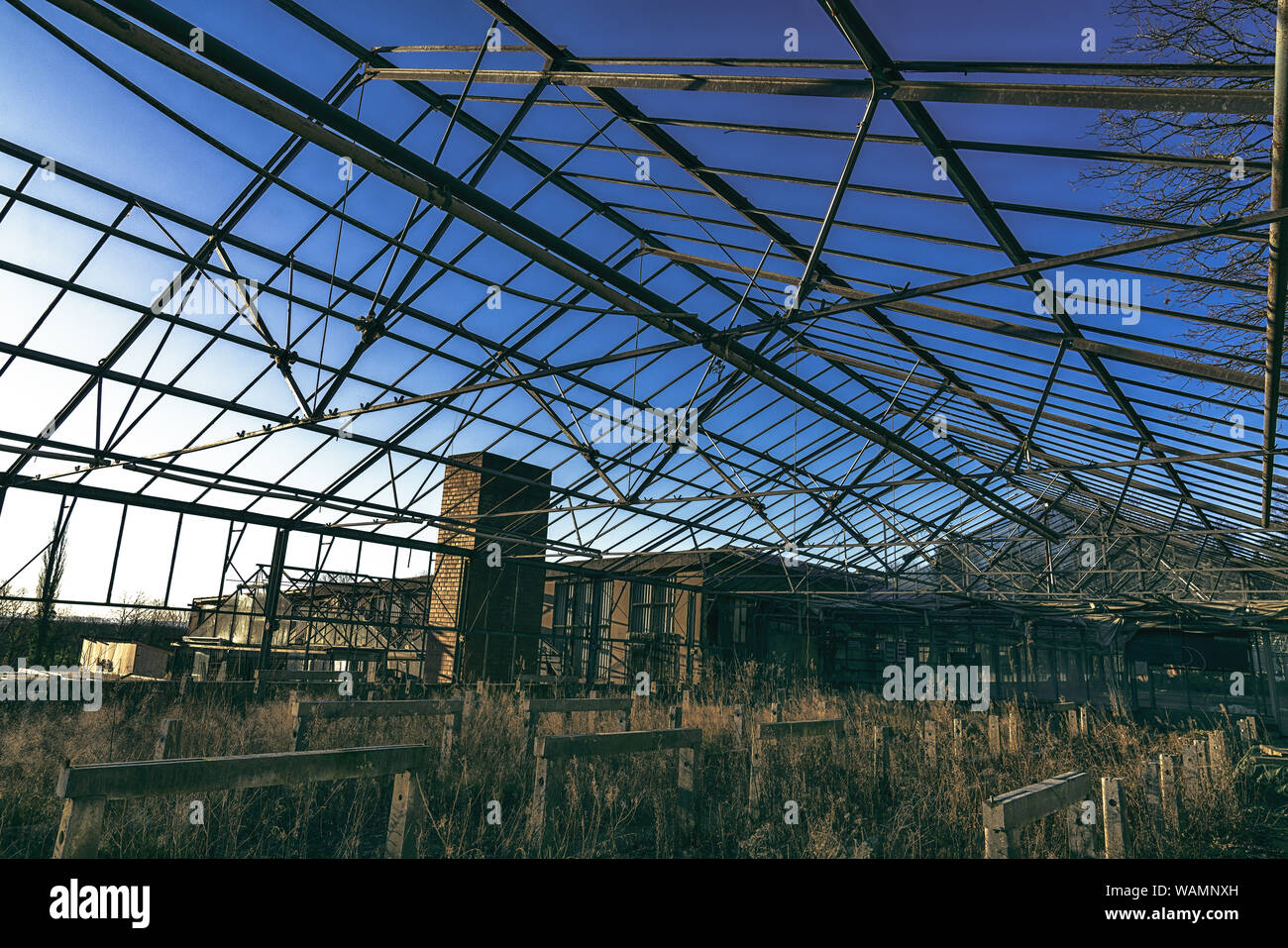 Smashed old industrial factory building hi-res stock photography and ...