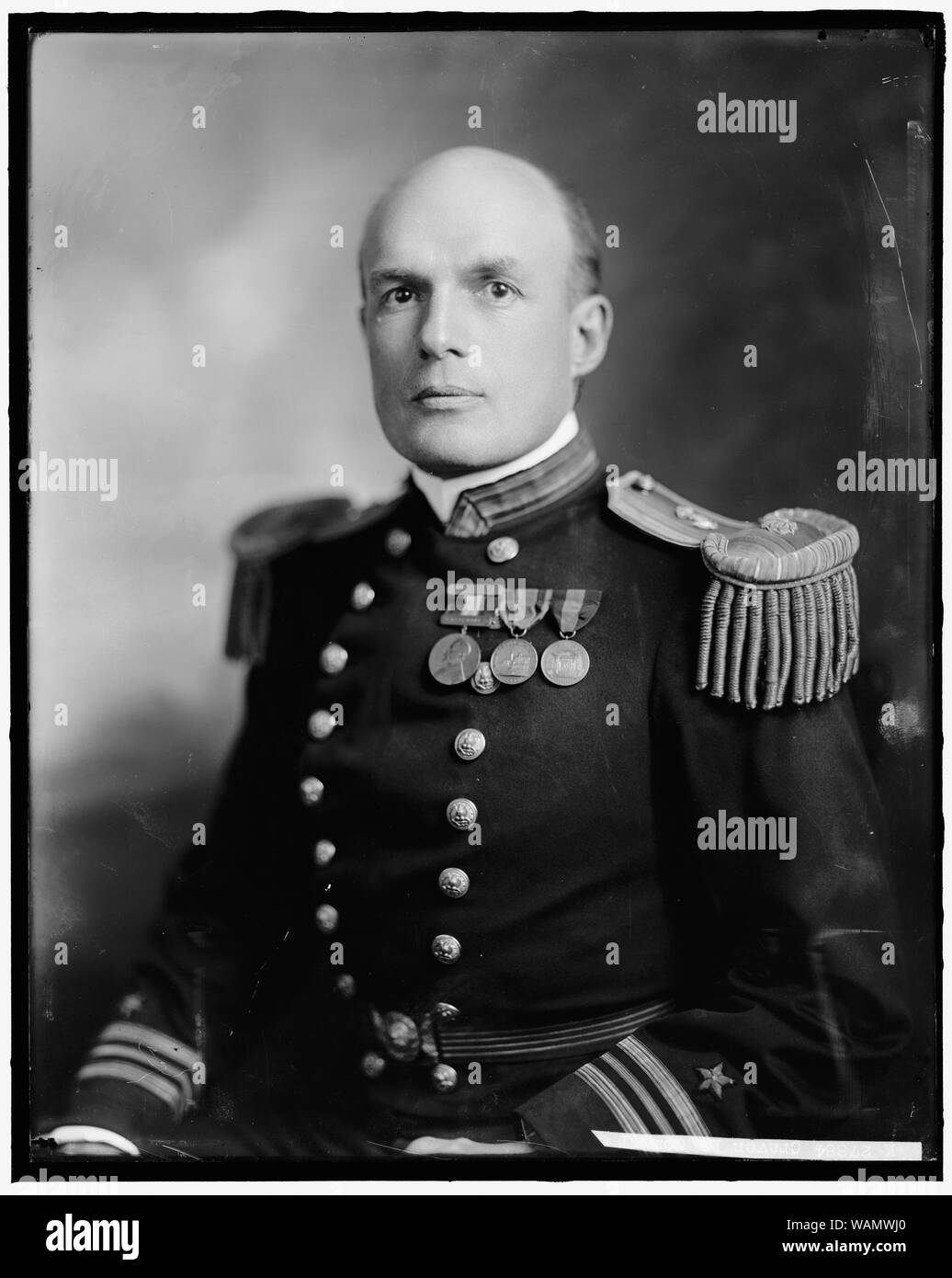 T lt hi-res stock photography and images - Alamy