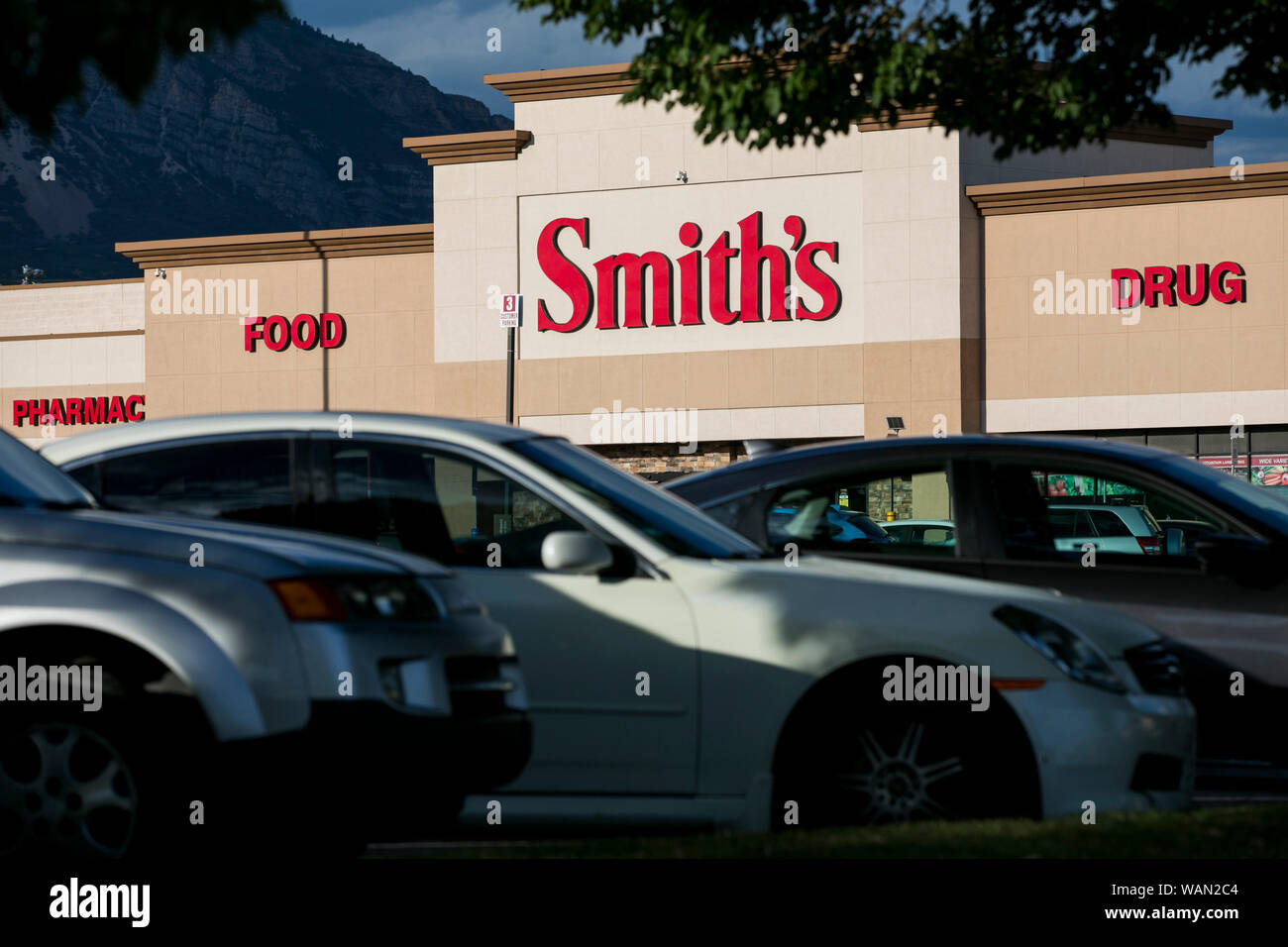 Smiths Food And Drug Logo