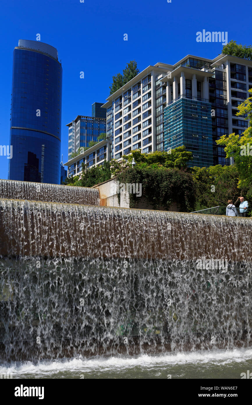 Robson square hi-res stock photography and images - Alamy