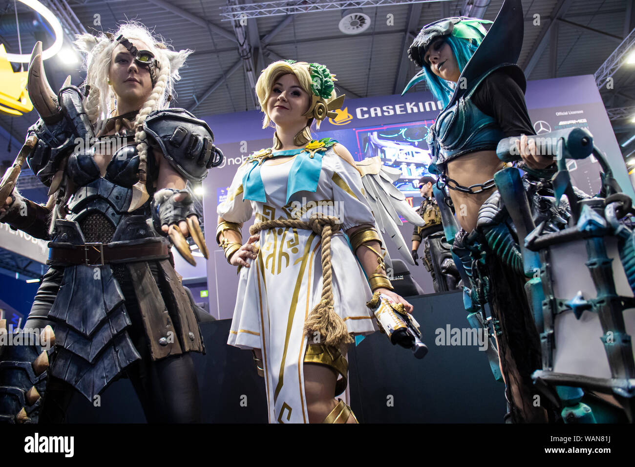 Cosplayer hi-res stock photography and images - Alamy