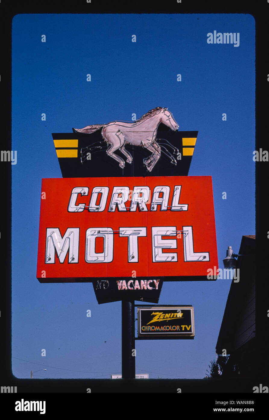 Corral motel sign hi-res stock photography and images - Alamy