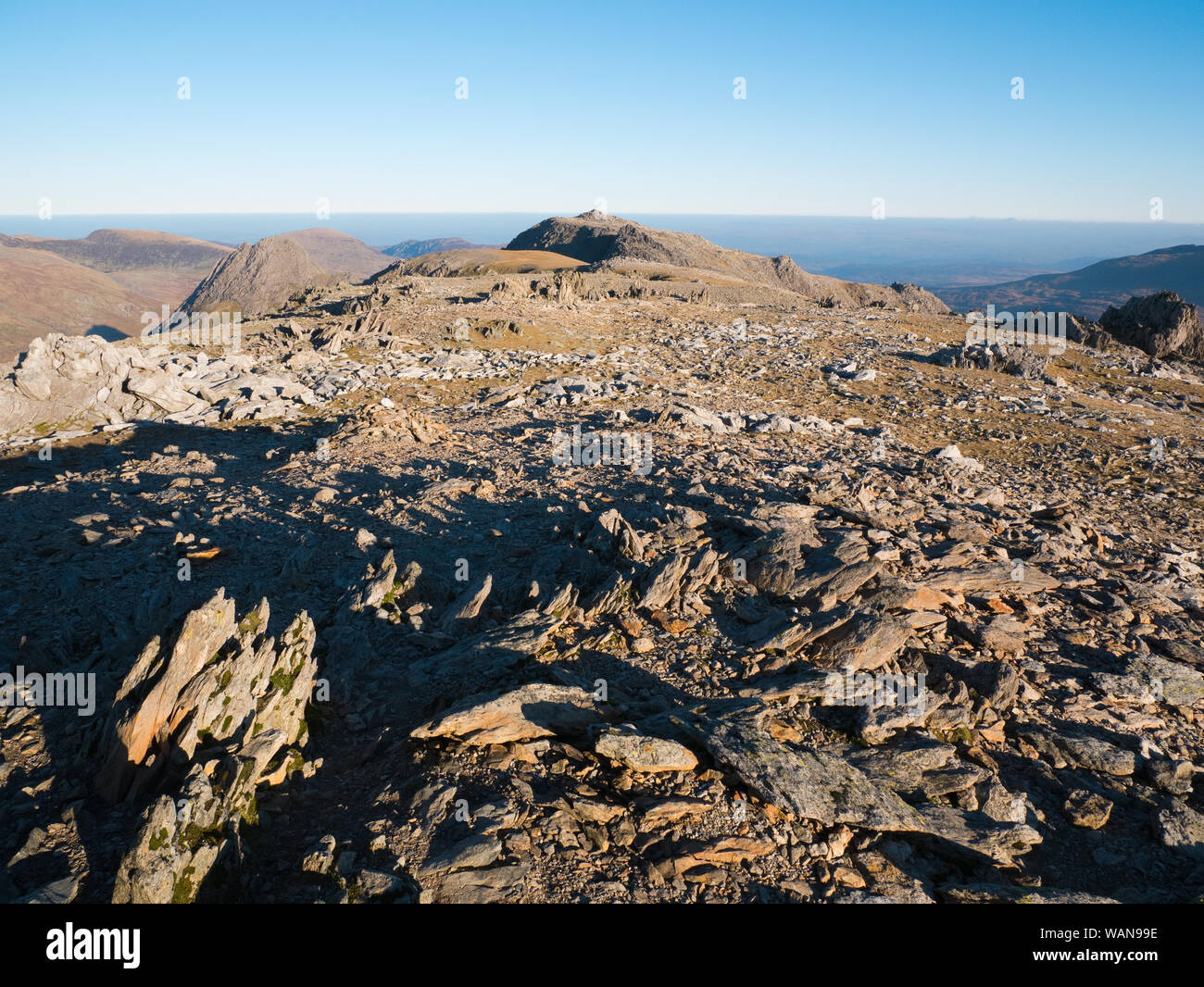 The rocky summit plateau of Y Glyderau mountains in Snowdonia, showing ...