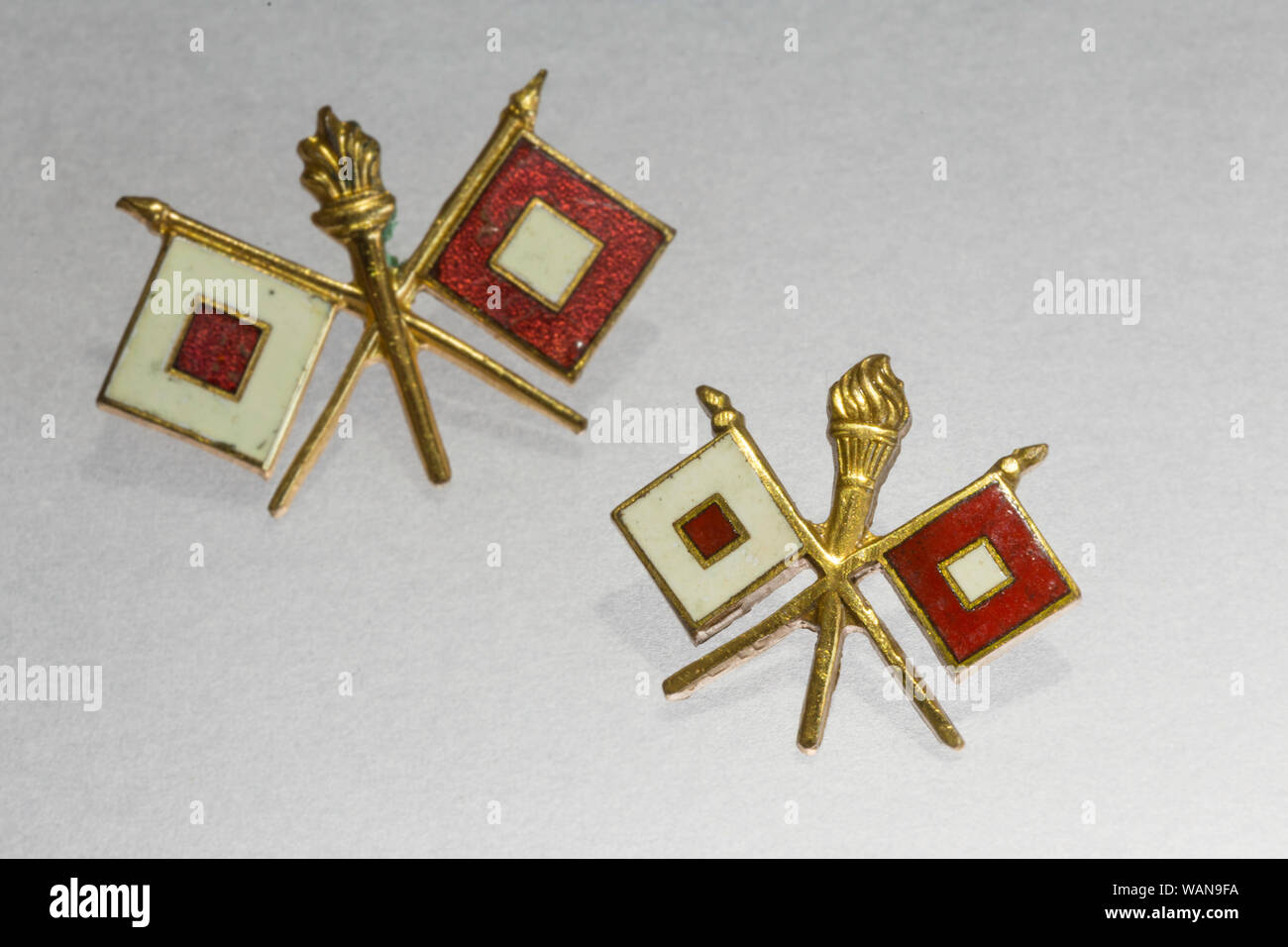 Signal corps badges hi-res stock photography and images - Alamy