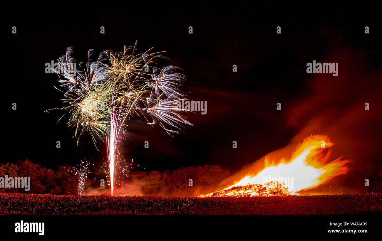 Guy fawkes fireworks hi-res stock photography and images - Alamy