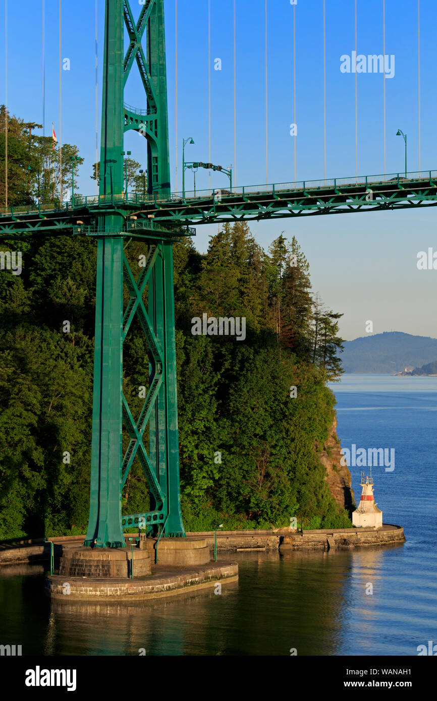 Prospect Point Lighthouse & Lions Gate Bridge, Vancouver City, British ...