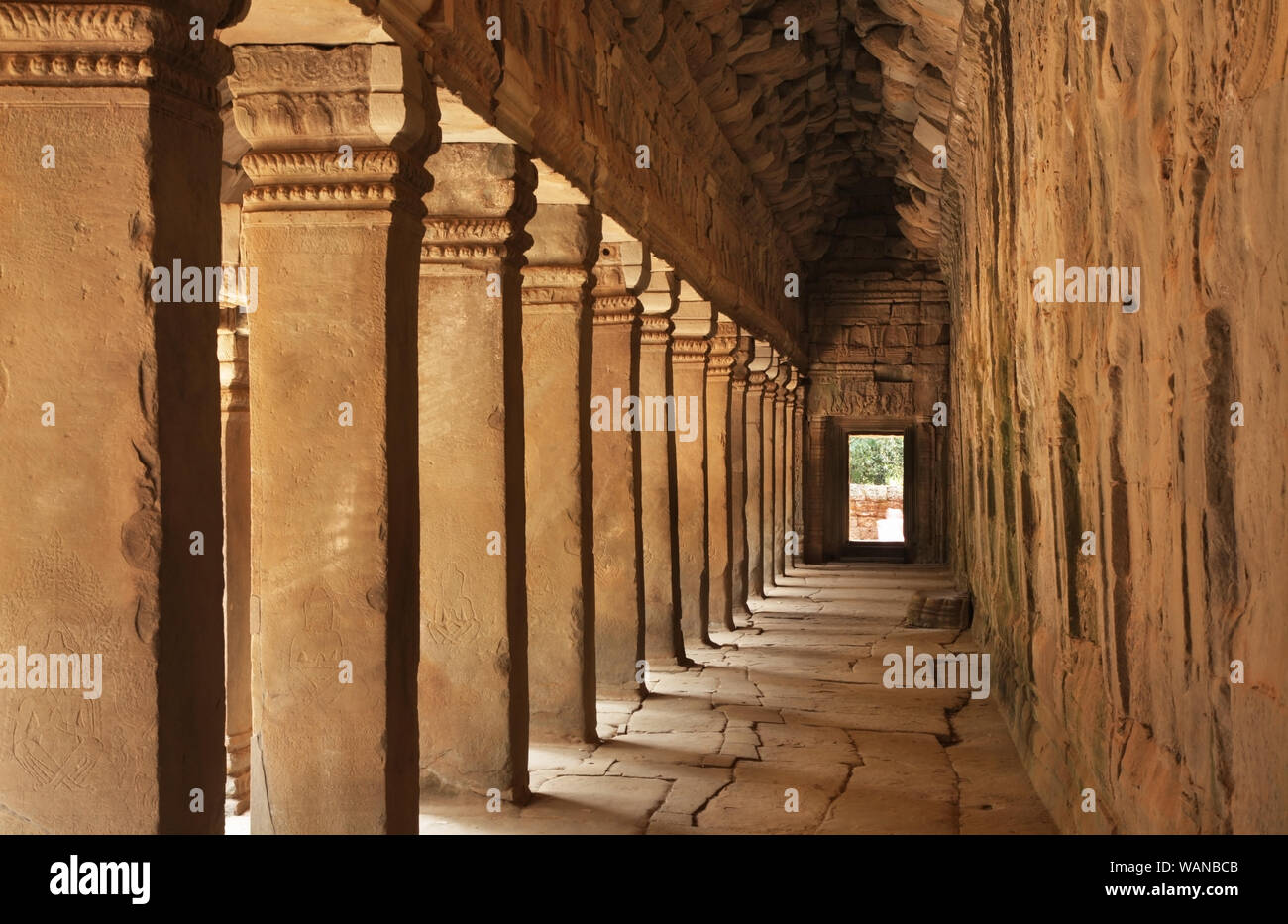 Ta prohm interior cambodia hi-res stock photography and images - Alamy