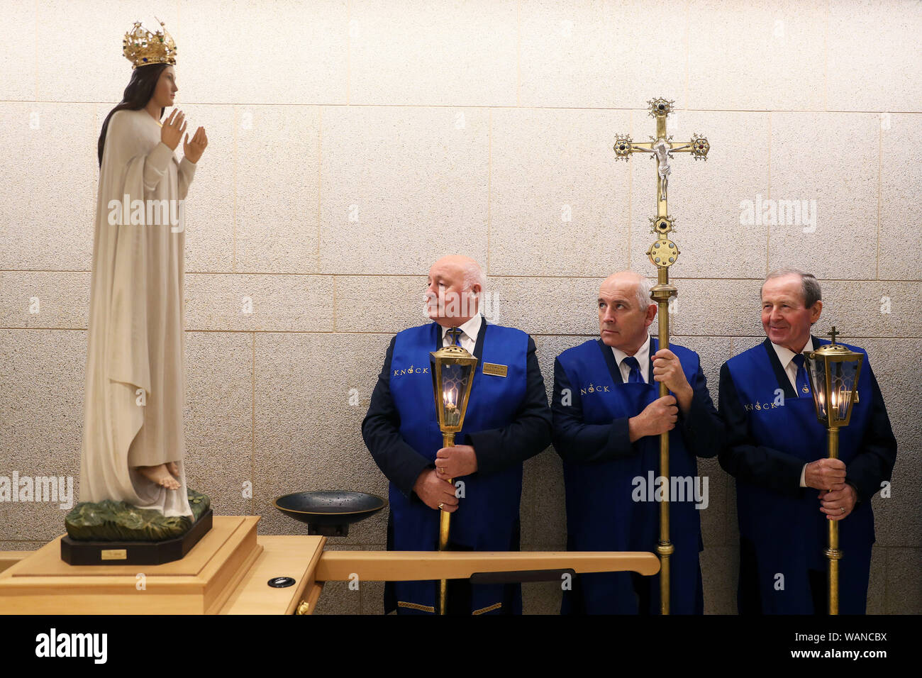 Members of 'Cairde Mhuire' with the new processional statue of Our Lady ...