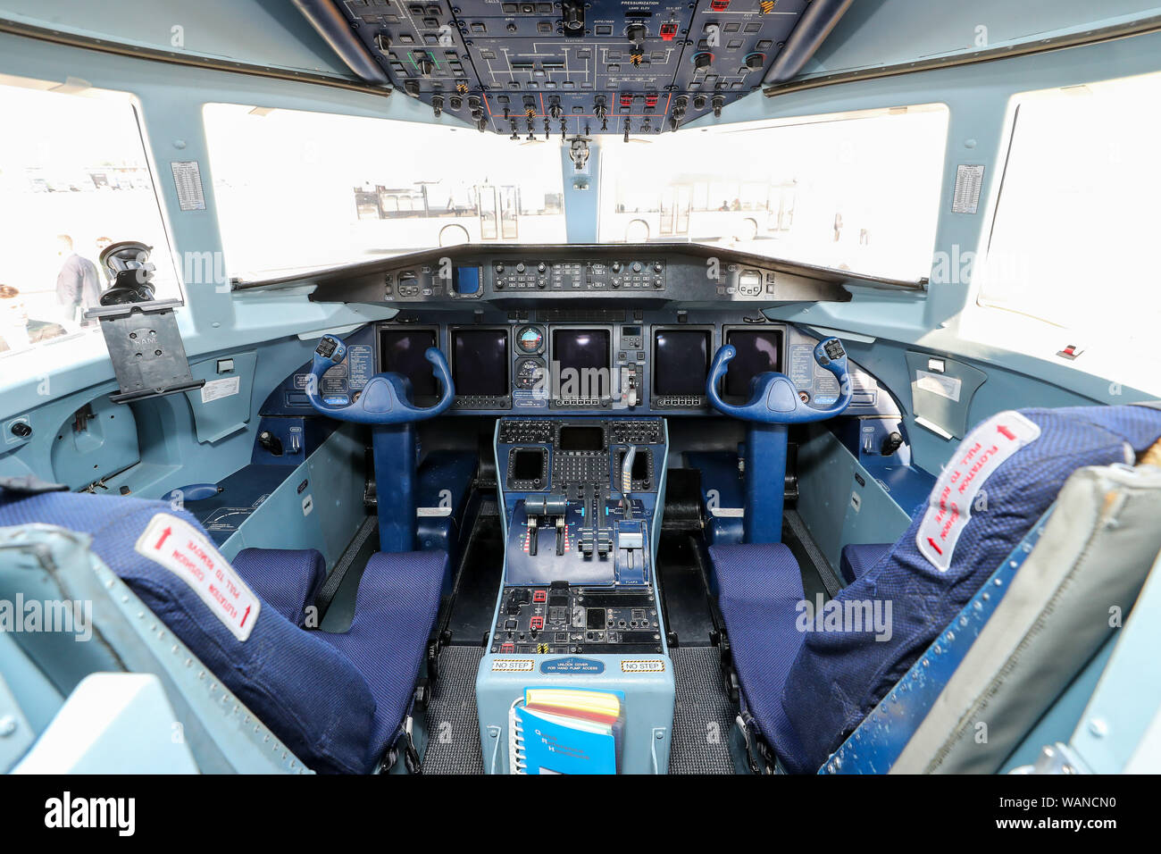 Schkeuditz, Germany. 21st Aug, 2019. View into the cockpit of a Dornier ...
