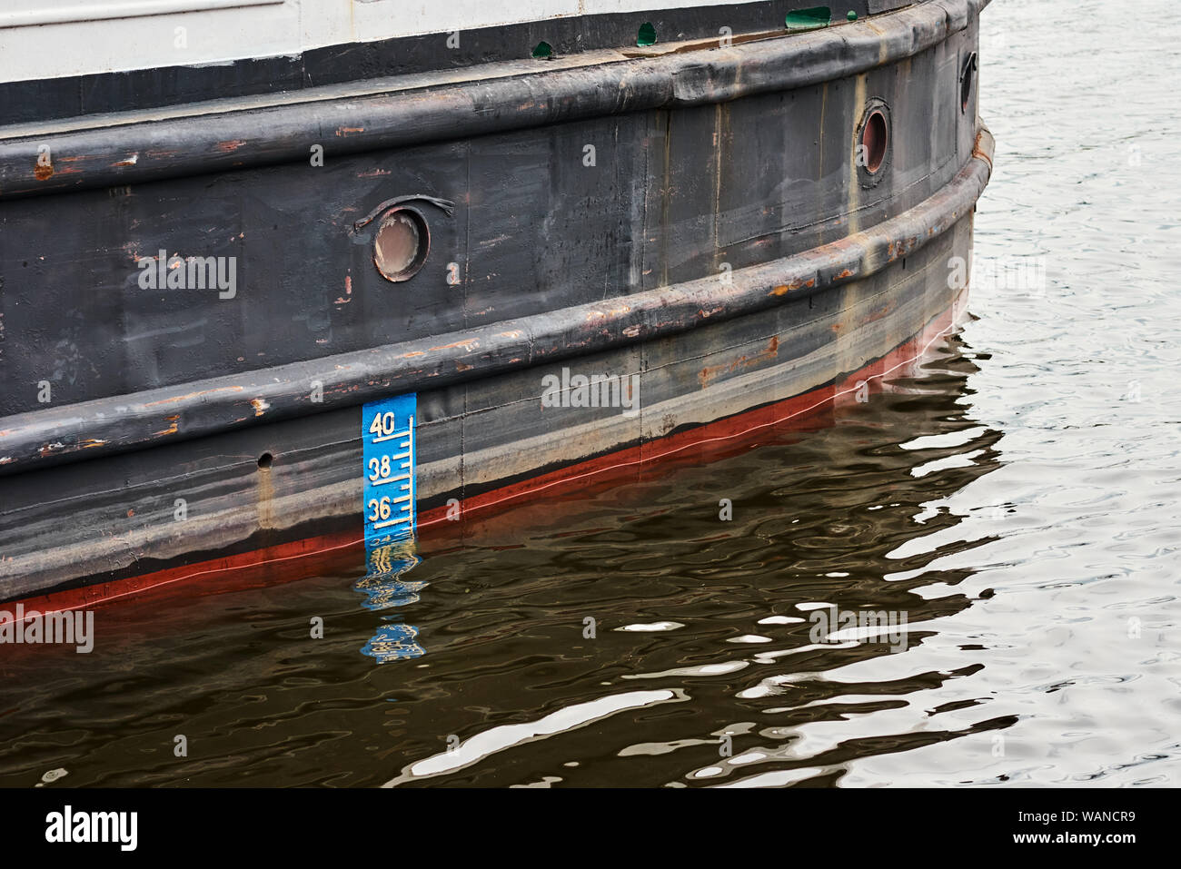 Ship Hull Symbols High Resolution Stock Photography and Images - Alamy