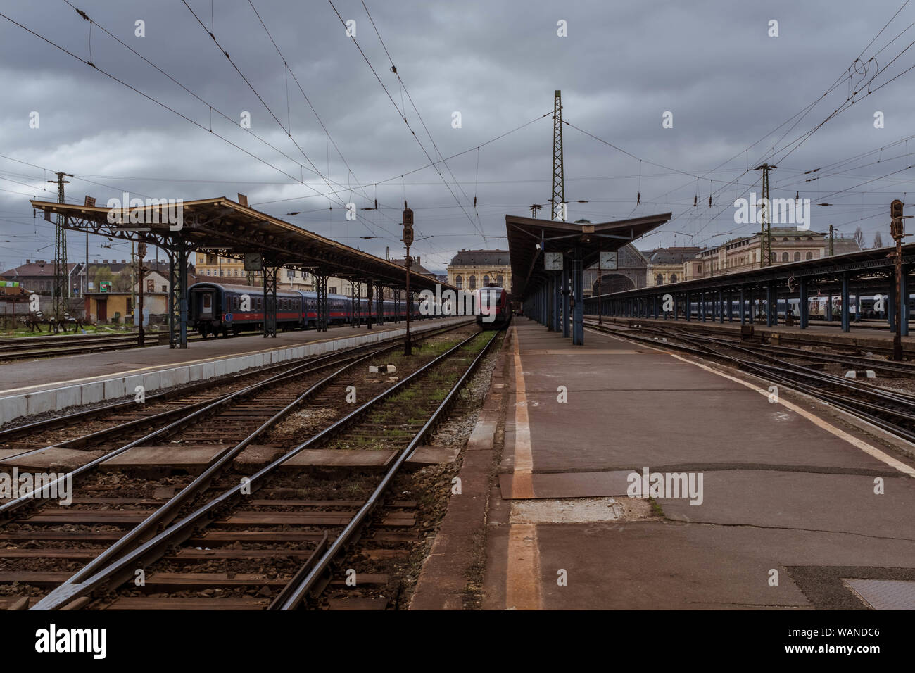 Railway platforms and trains in Keleti railway station in Budapest ...