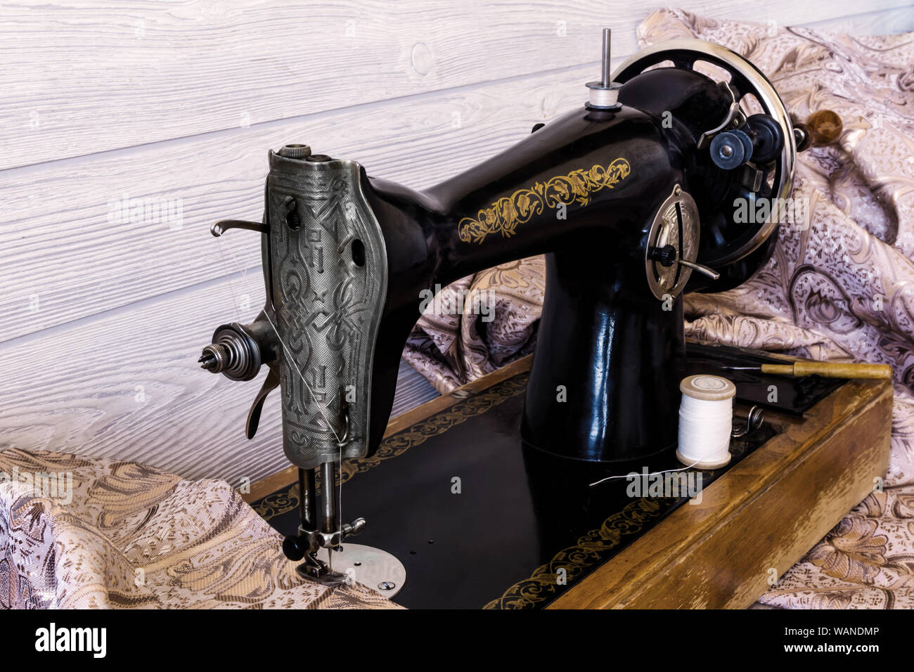 Still life antique sewing machine hi-res stock photography and images ...