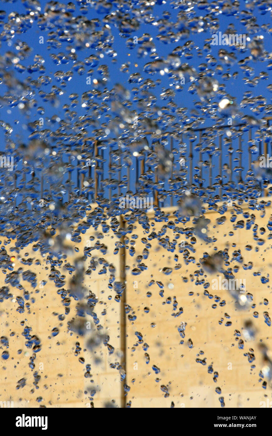 Fountain forme hi-res stock photography and images - Alamy