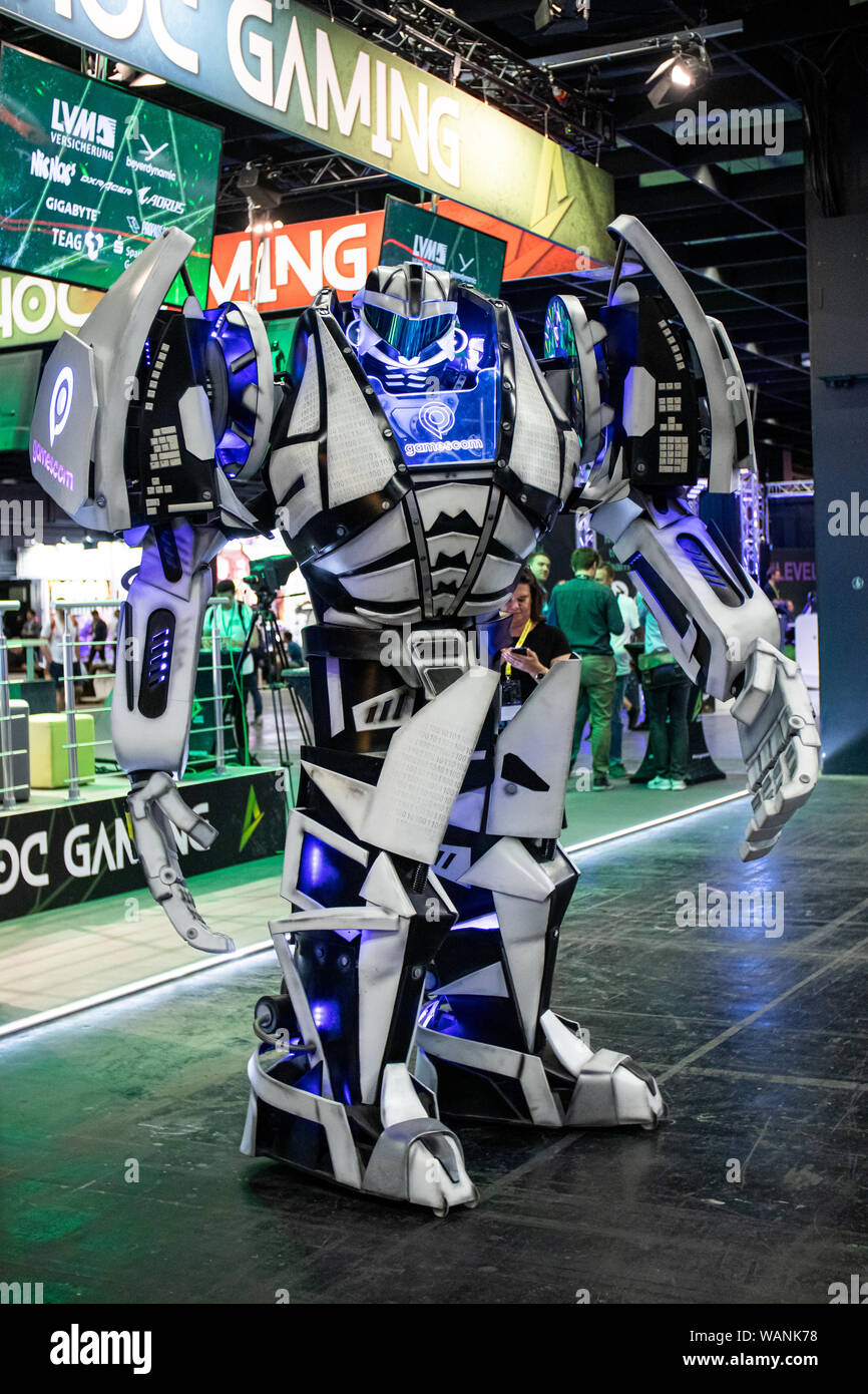 Largest transformer hi-res stock photography and images - Alamy