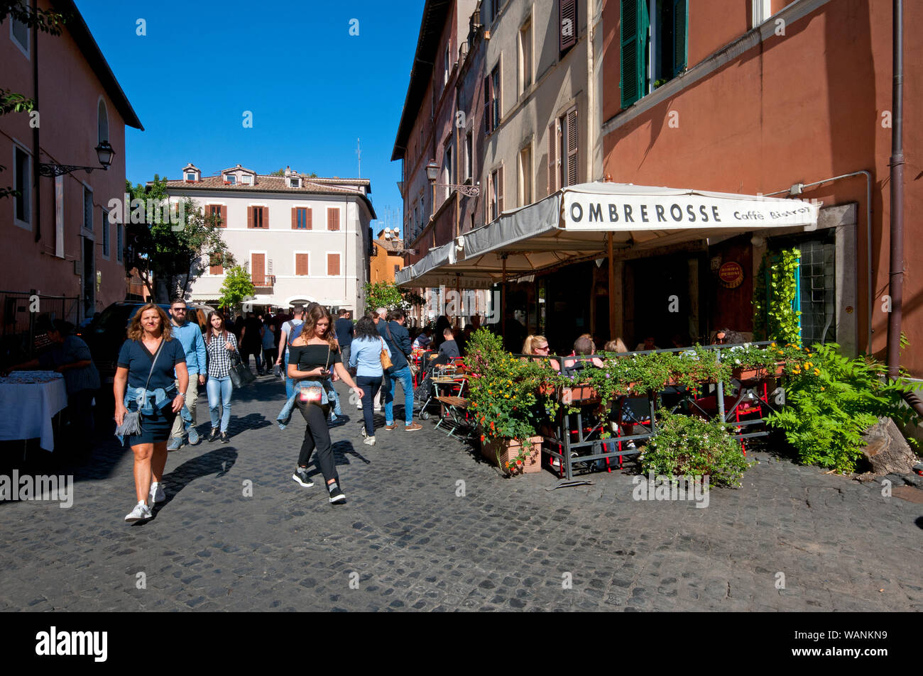 Ombre Rosse restaurant and tourists in Trastevere, Rome, Lazio, Italy ...