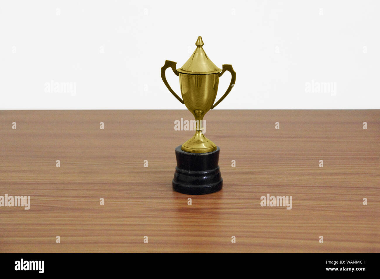 Sports award trophy table hi-res stock photography and images - Alamy