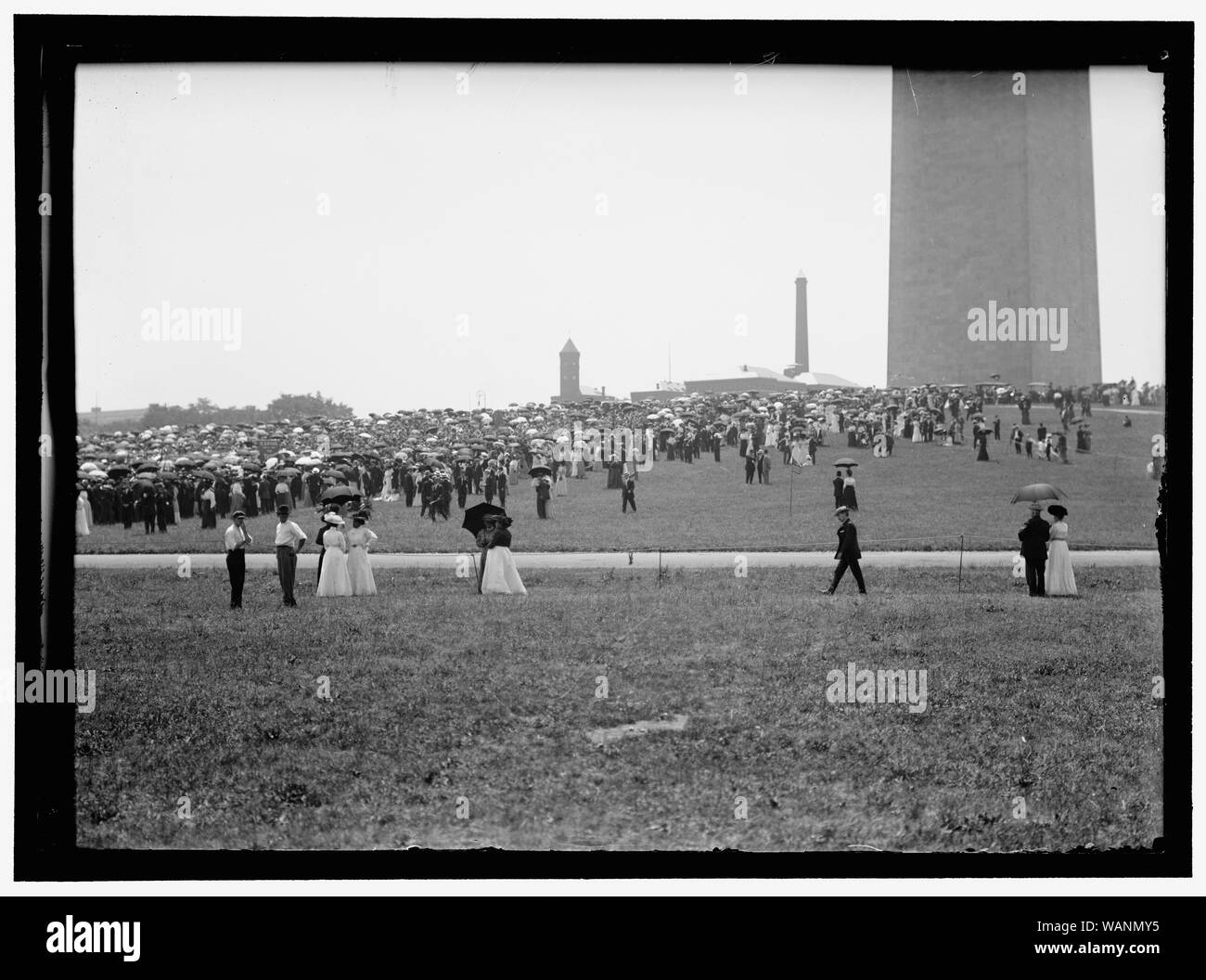 Base of washington monument hi-res stock photography and images - Alamy