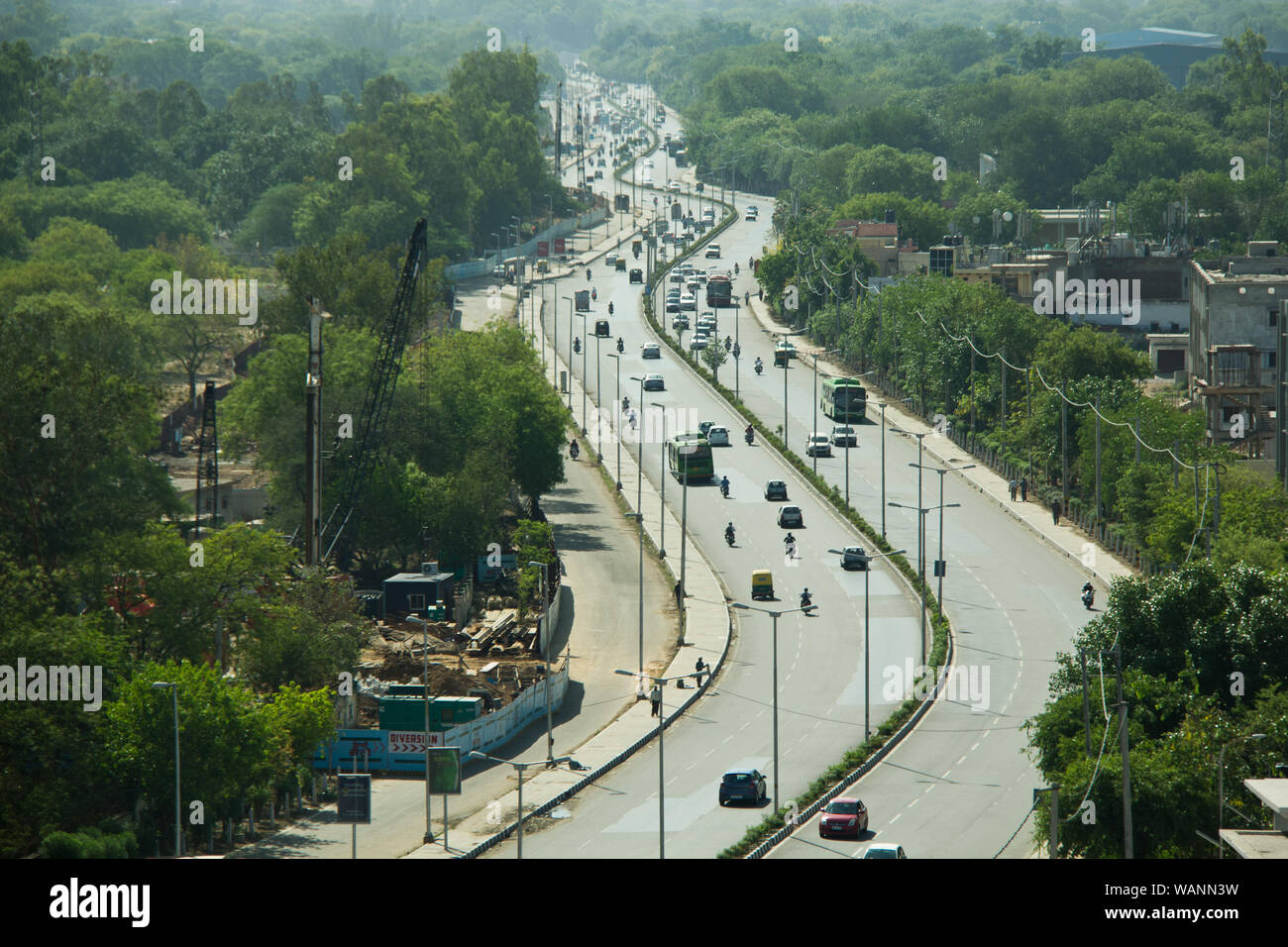 Winding street delhi hi-res stock photography and images - Alamy