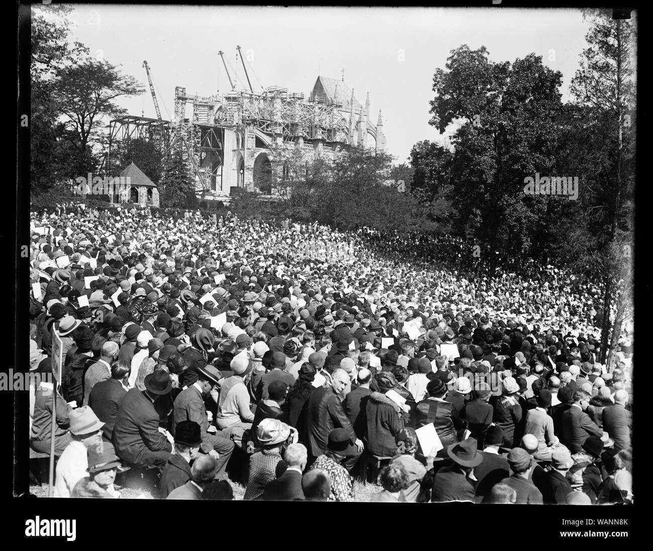 Washington national cathedral in Black and White Stock Photos & Images ...