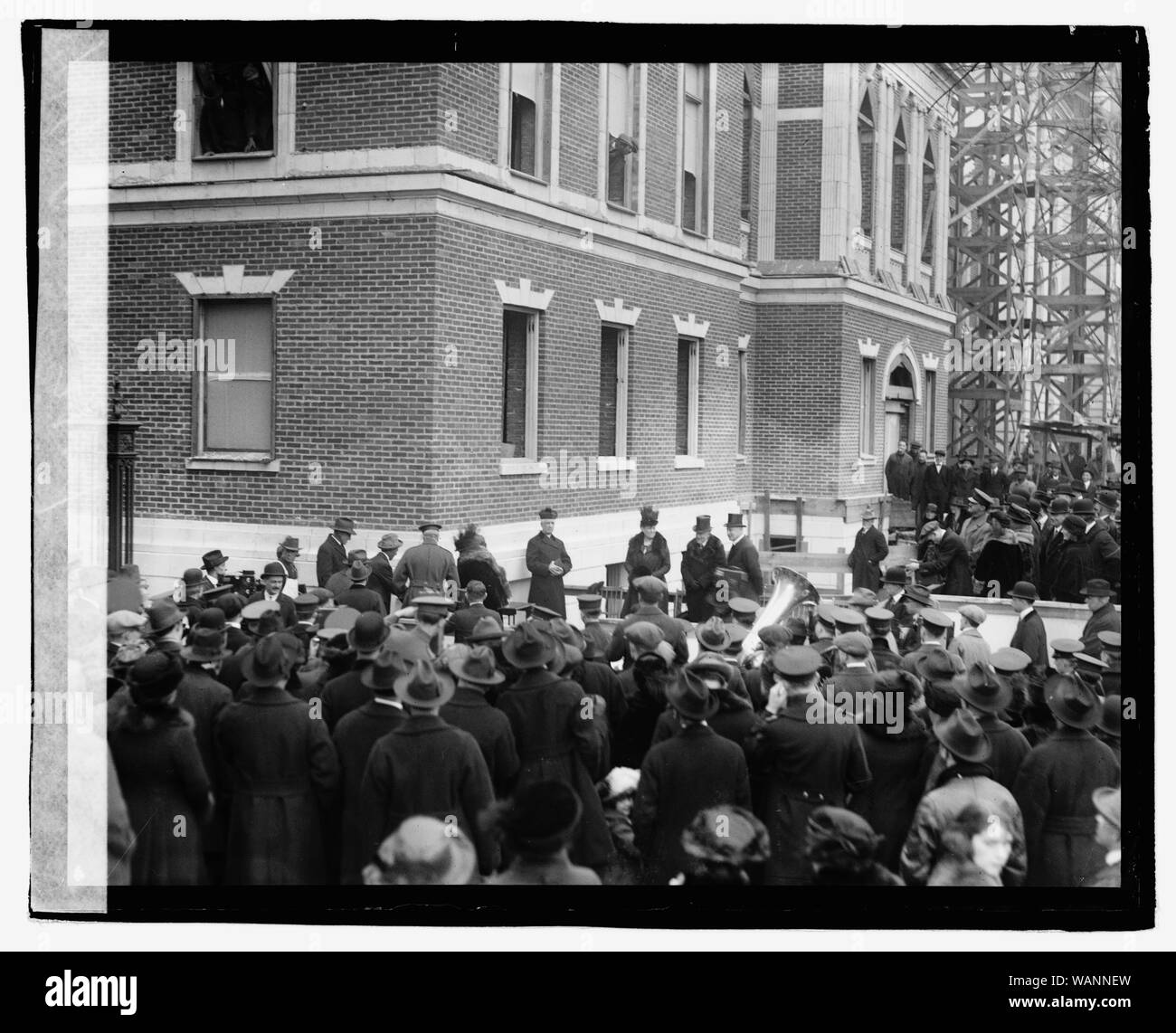 Crowd of people outside building Cut Out Stock Images & Pictures - Alamy