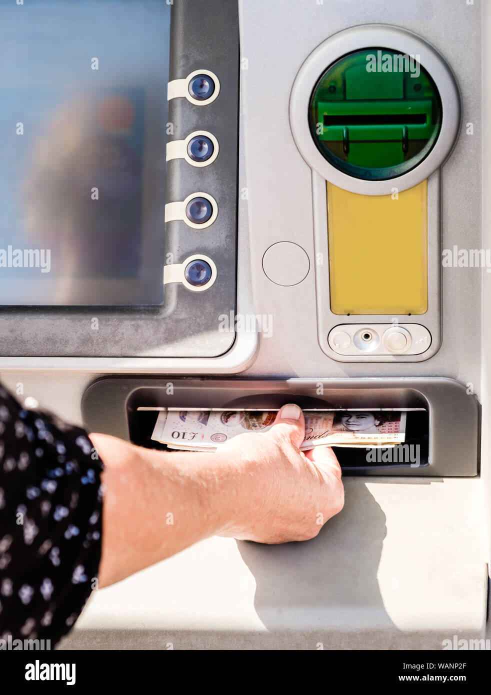 Bank cash counter High Resolution Stock Photography and Images - Alamy