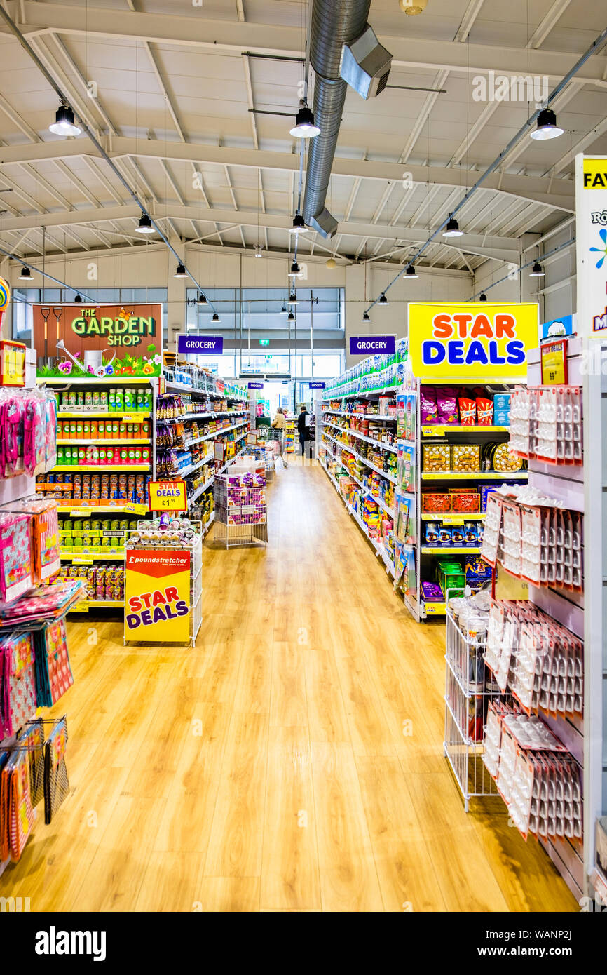 Supermarket sweets aisle uk hi-res stock photography and images - Alamy