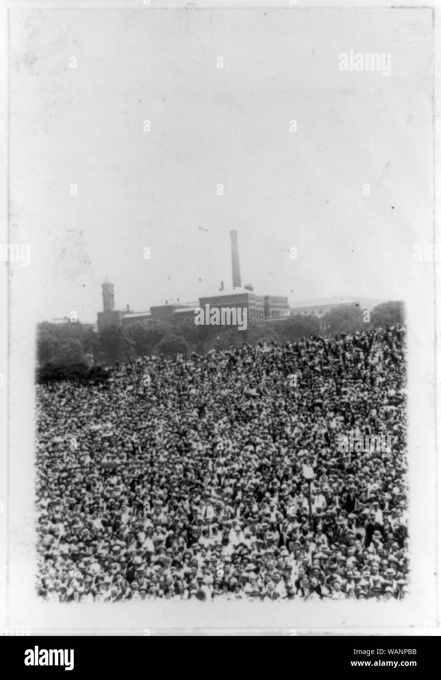 Crowds gathered at the Washington Monument grounds, Washington, D.C ...