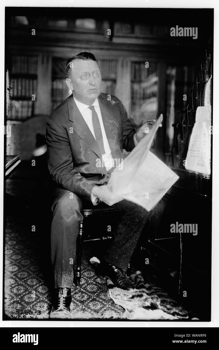 Object listing Black and White Stock Photos & Images - Alamy