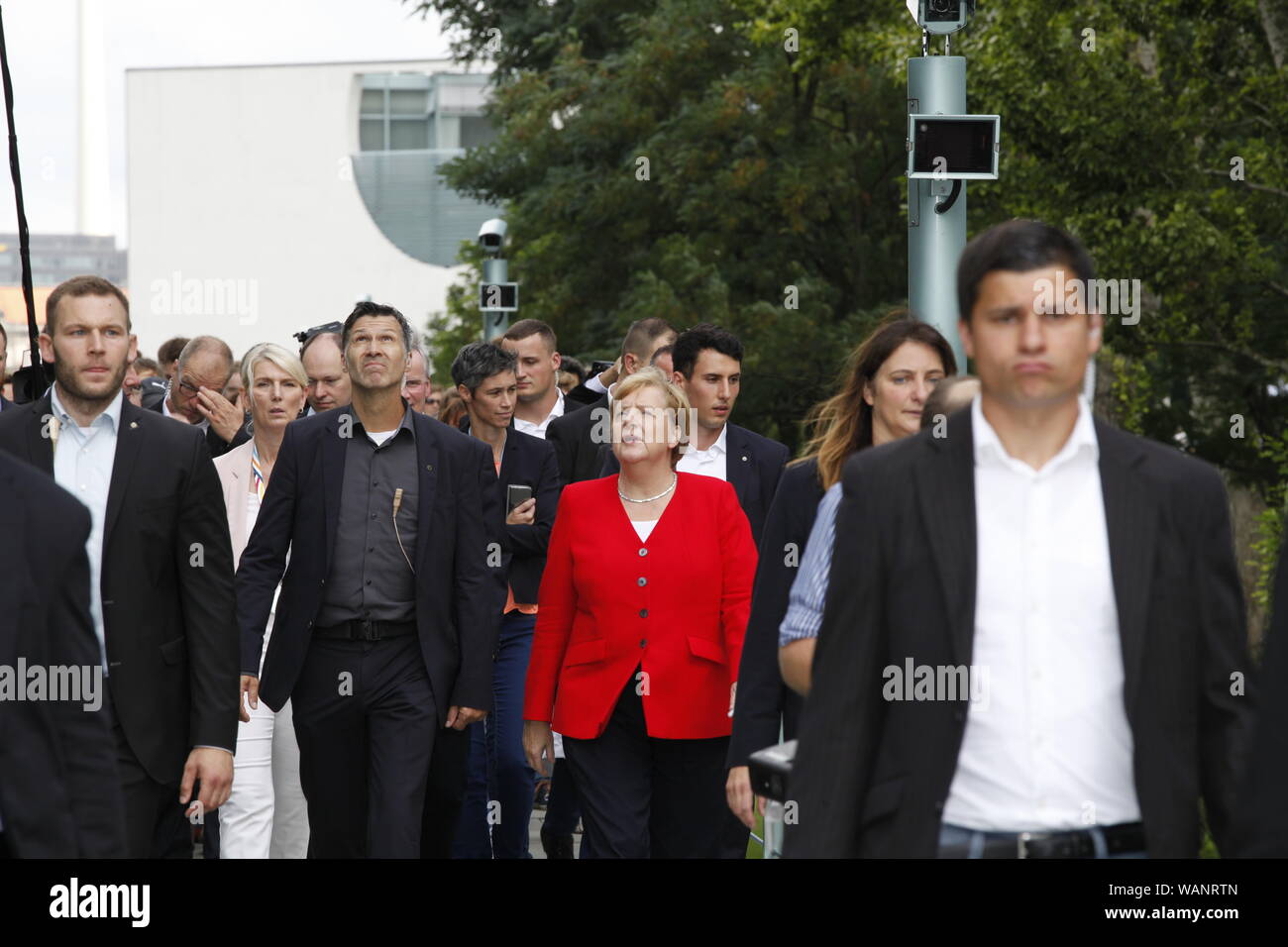 Angela Merkel Spaziergang Kanzlergarten 18082019 f Wehnert Stock Photo ...