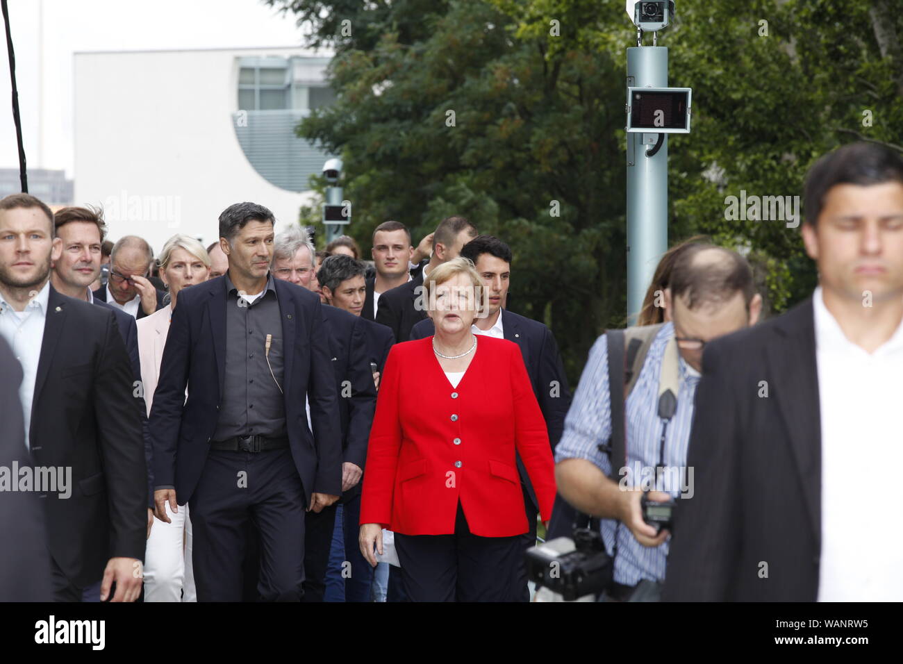 Angela Merkel Spaziergang Kanzlergarten 18082019 f Wehnert Stock Photo ...