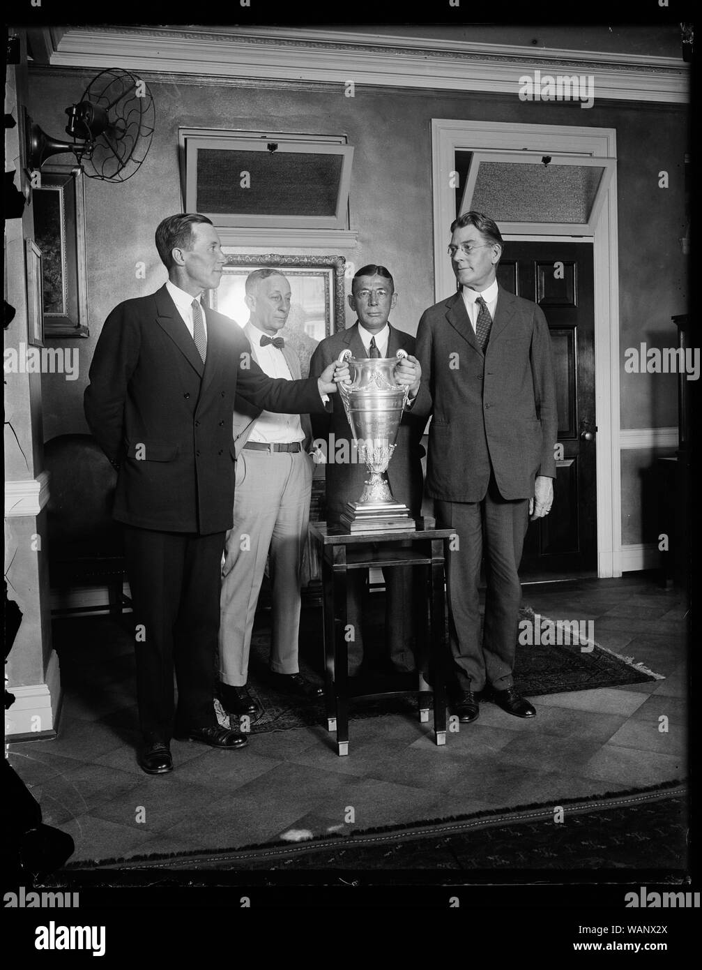 Image right Black and White Stock Photos & Images - Alamy