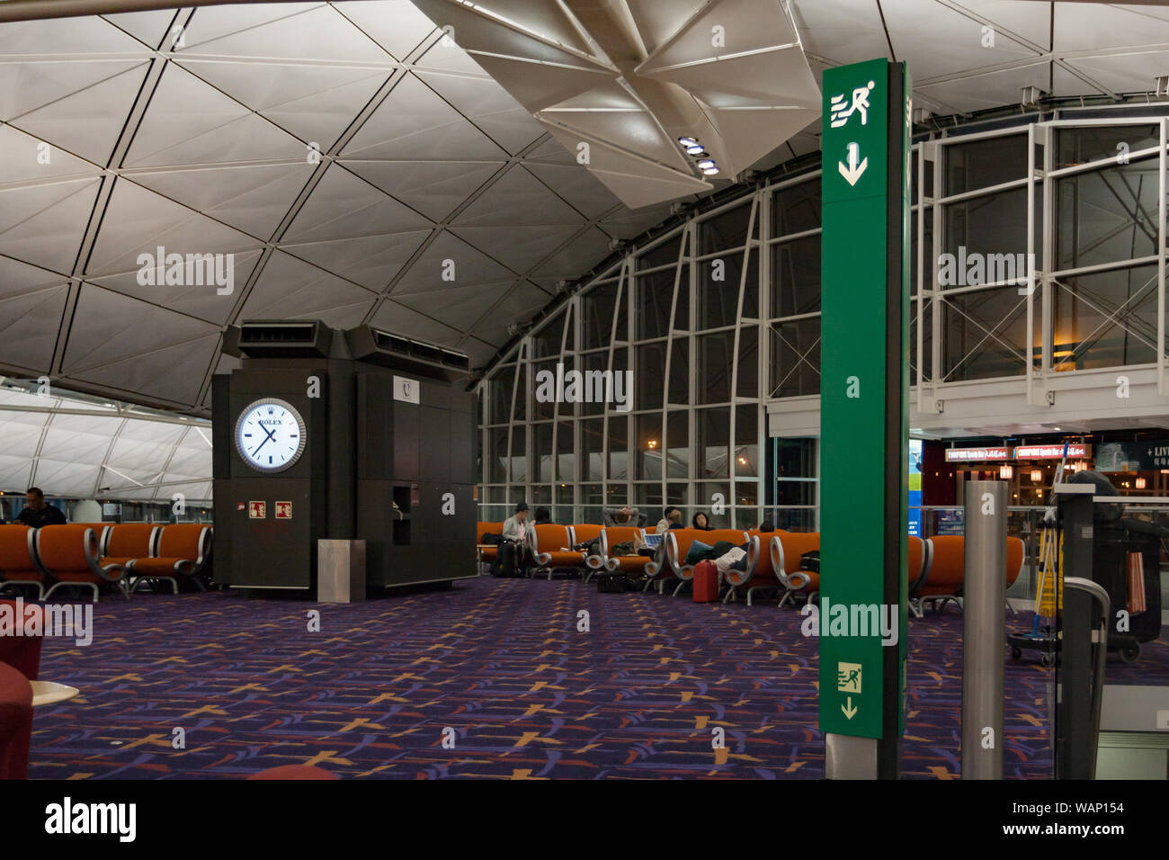 Airport departure lounge terminal concourse hi-res stock photography ...