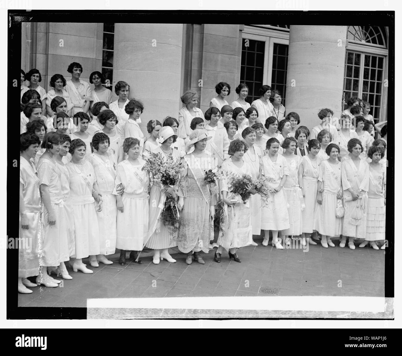 Pages 24 hi-res stock photography and images - Alamy