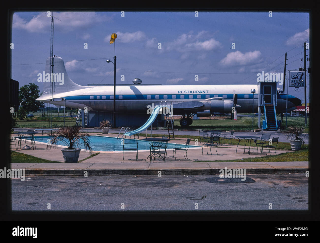 Airplane themed restaurant hi-res stock photography and images - Alamy