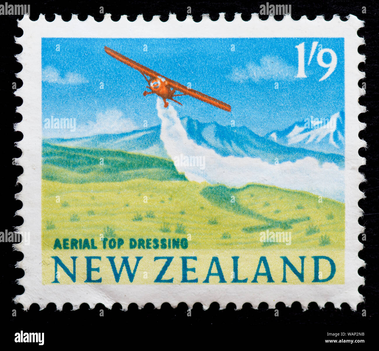 New Zealand Postage Stamp - Aerial Top Dressing Stock Photo - Alamy