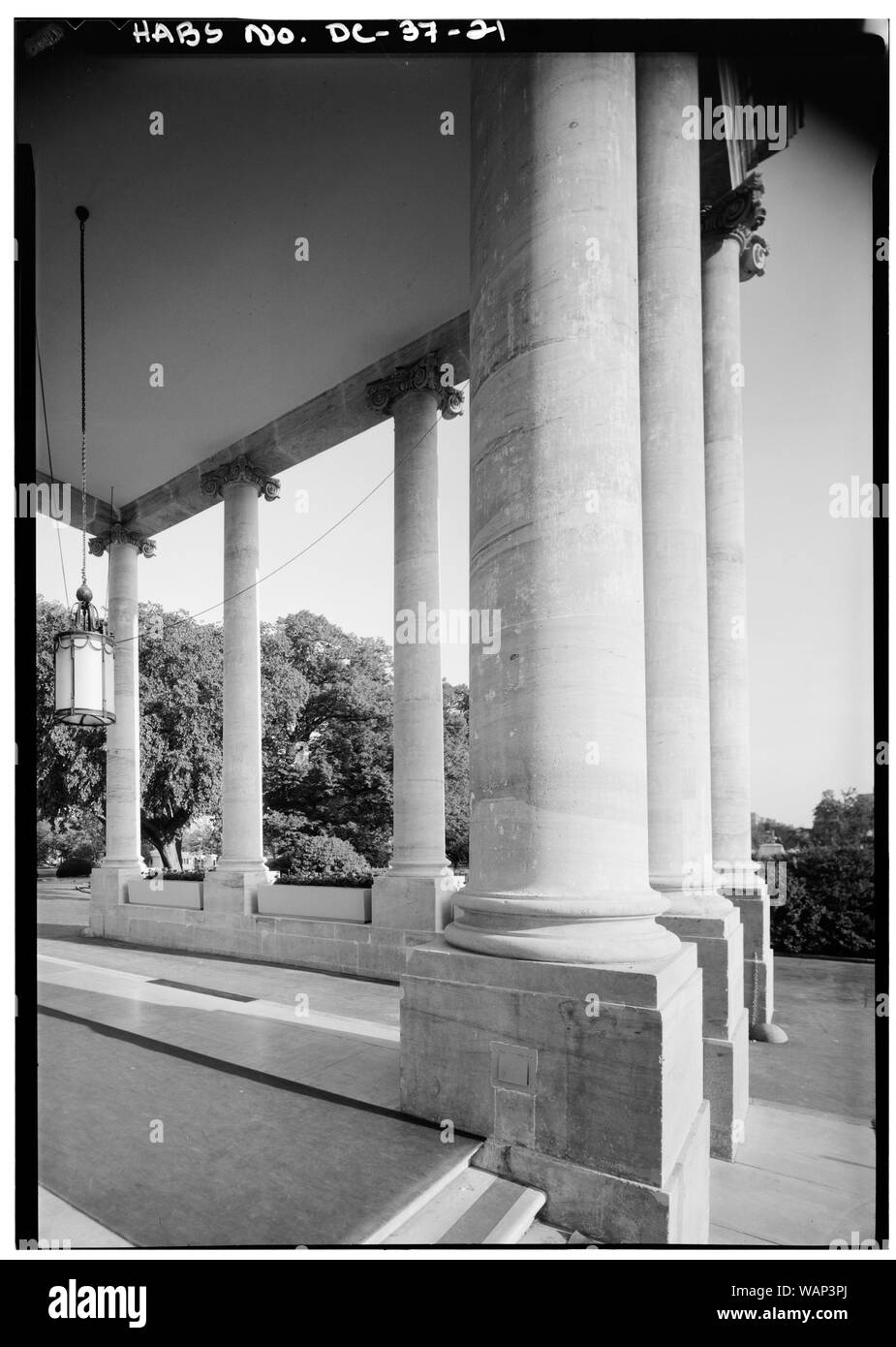 DETAIL SHOWING COLUMNS OF PORTICO; English: 21. DETAIL SHOWING COLUMNS ...