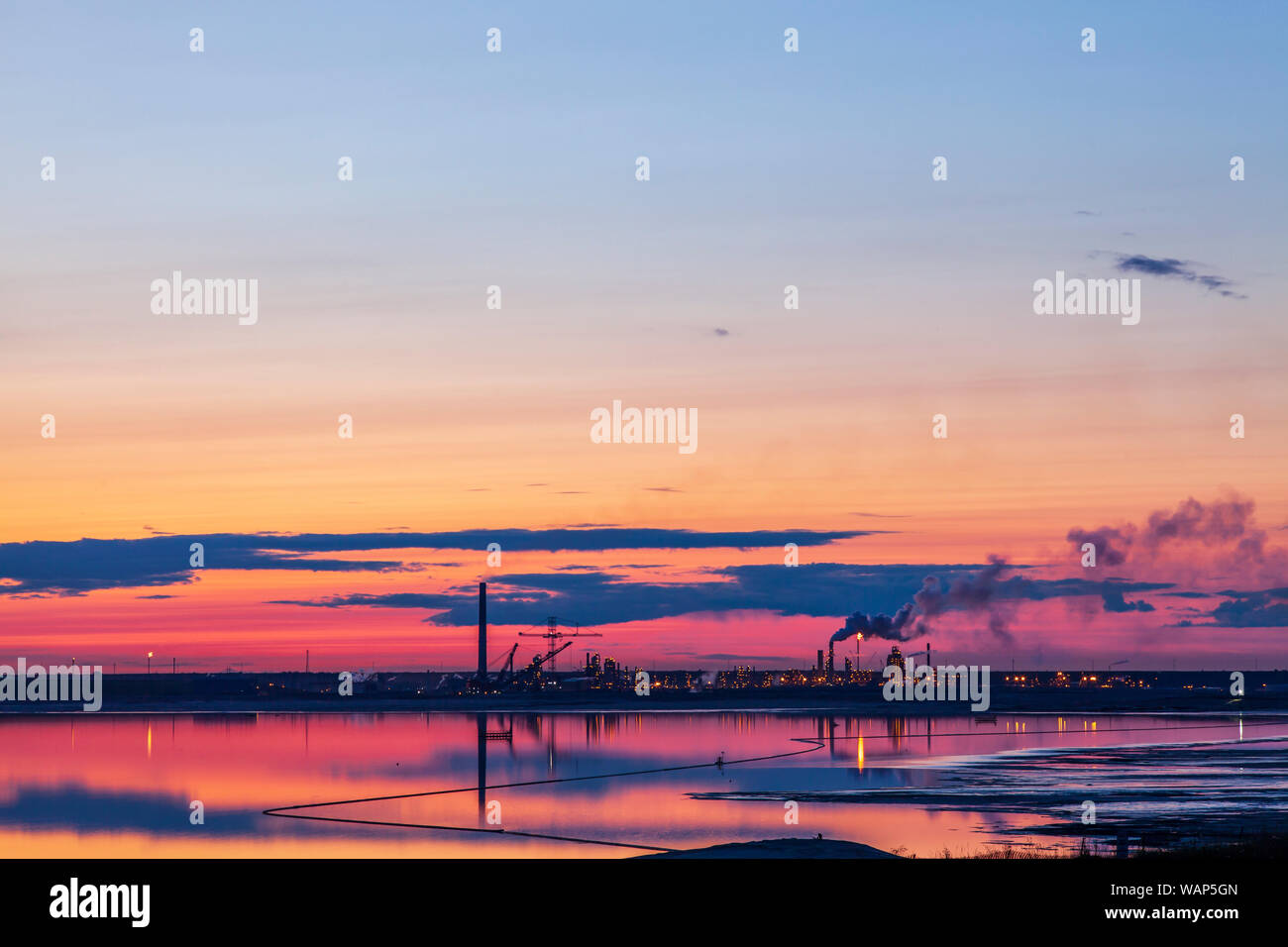 Syncrude mildred lake hi-res stock photography and images - Alamy