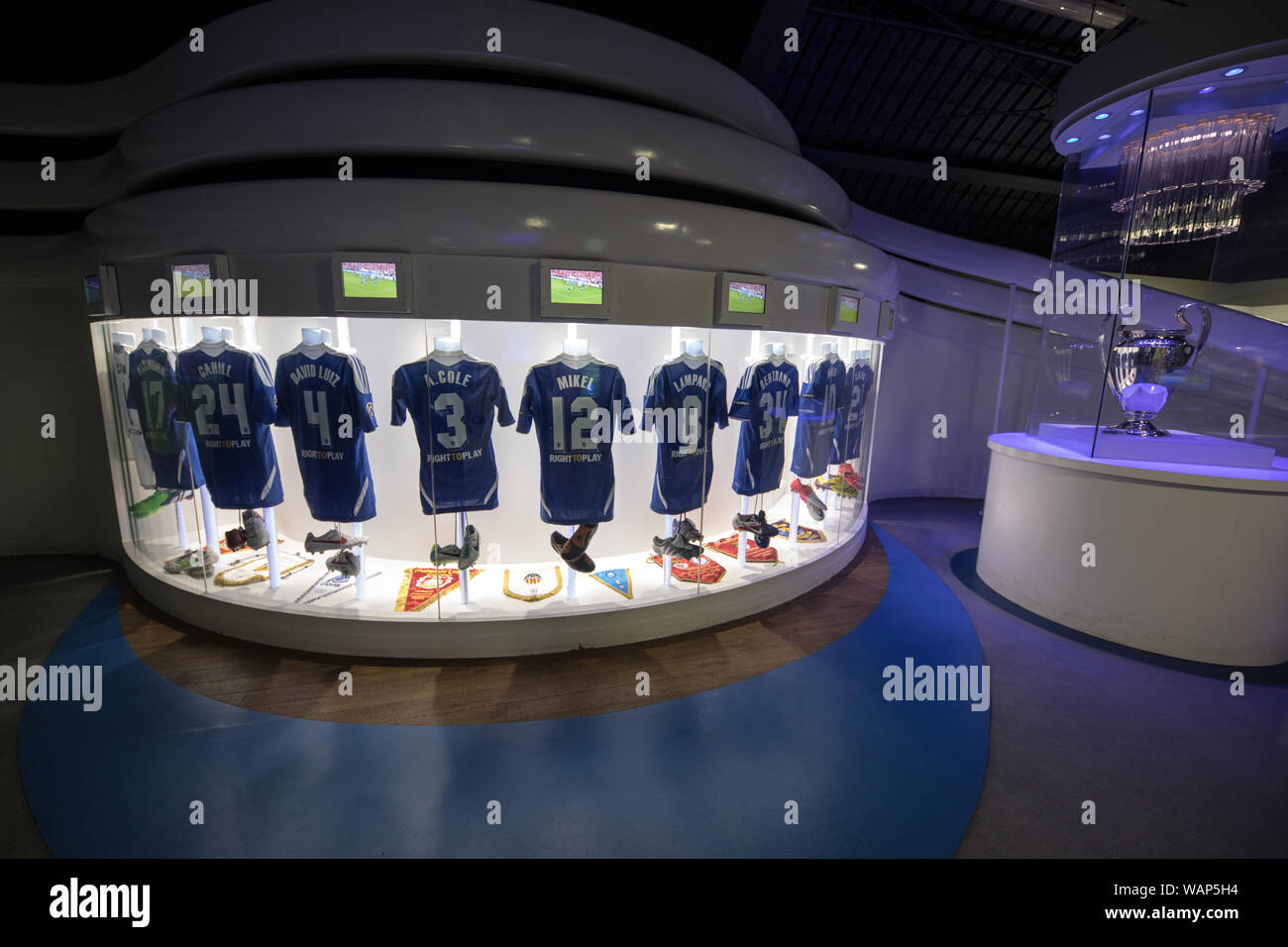 Stamford_bridge hi-res stock photography and images - Alamy