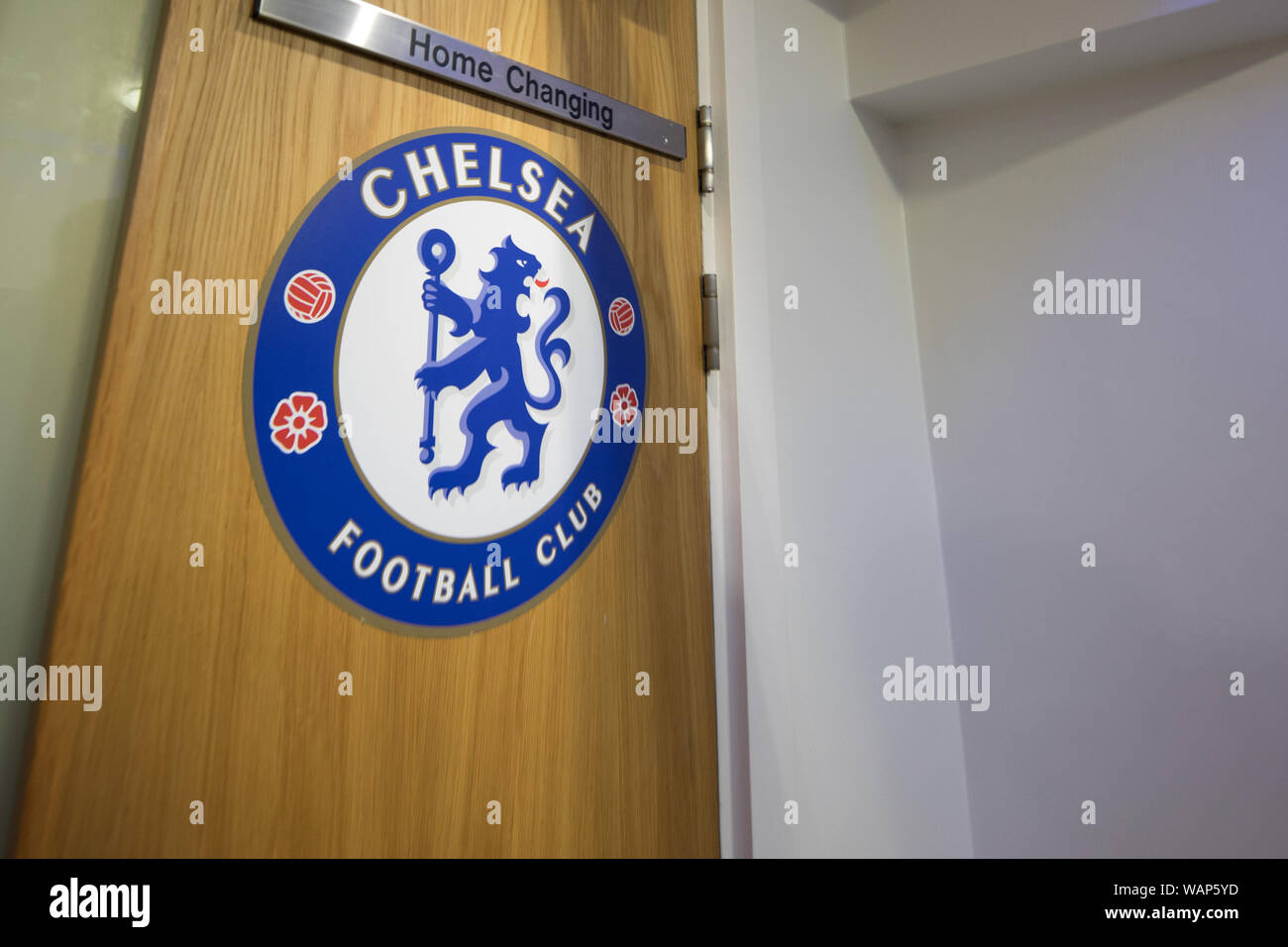 Stadium seating at stamford bridge hi-res stock photography and images ...
