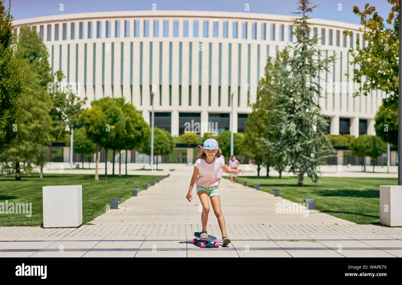 young girl skateboarding in the Park Stock Photo - Alamy