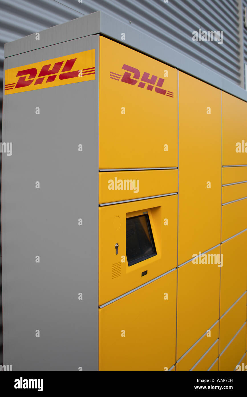 City parcel collection hi-res stock photography and images - Alamy