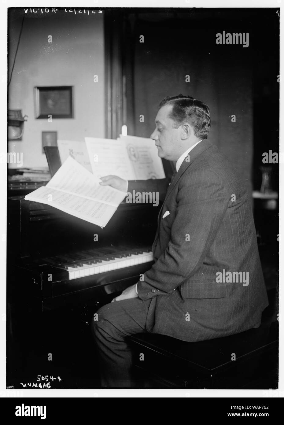 Dadmun hi-res stock photography and images - Alamy