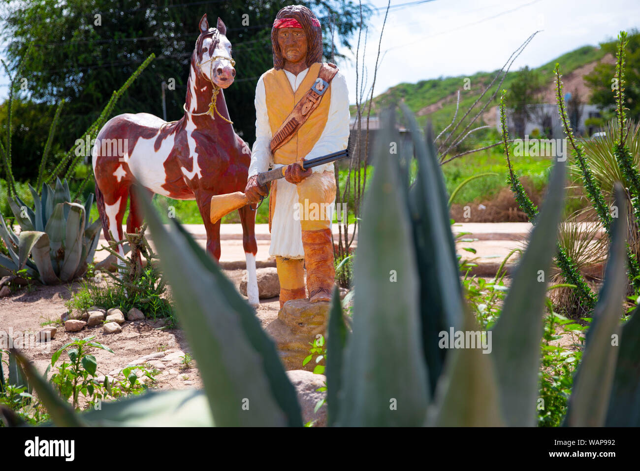 Monument, statue of the Indian Geronimo in the town of Fronteras ...