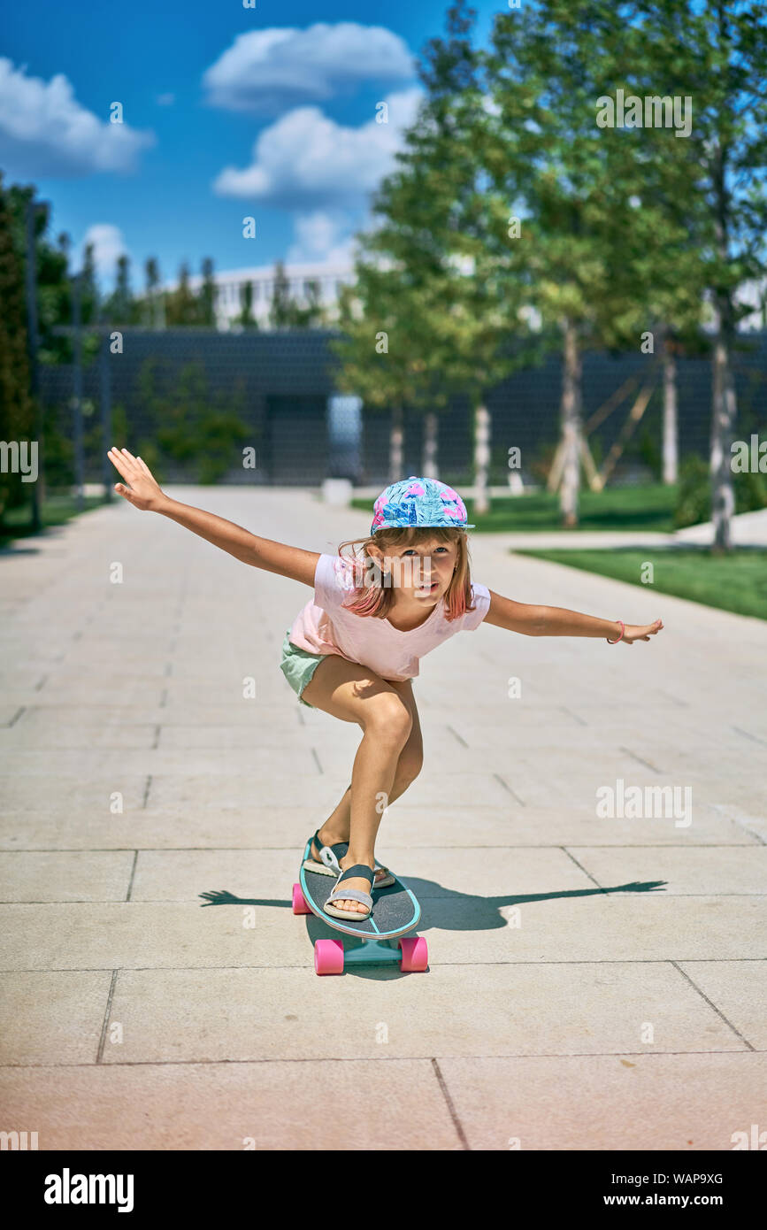 Skateboarder ramp girl hi-res stock photography and images - Alamy