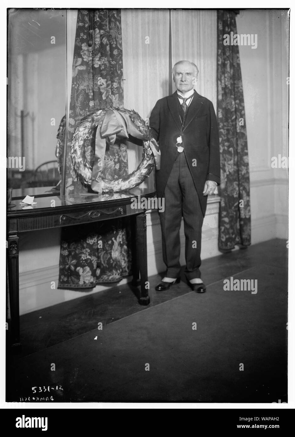 Damrosch hi-res stock photography and images - Alamy