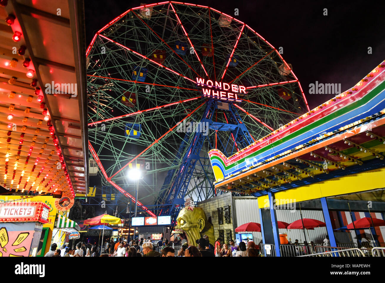Deno's Wonder Wheel Amusement Park, Coney Island, Brooklyn, New York ...