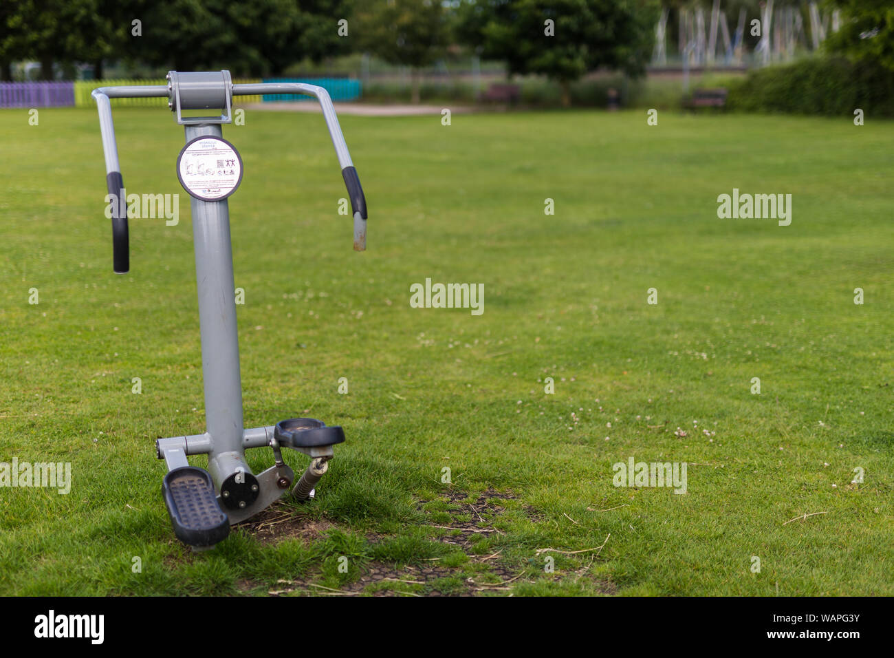 Outdoor fitness equipment hi-res stock photography and images - Alamy
