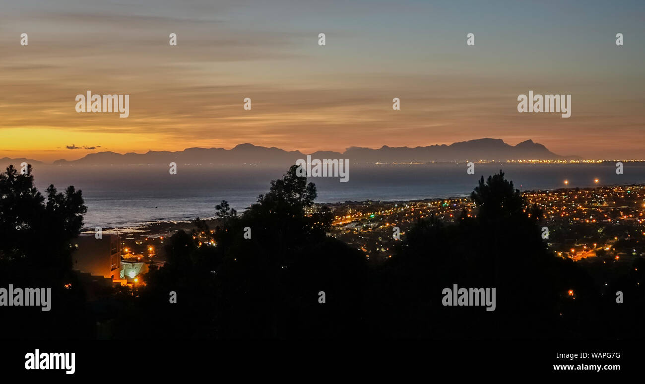 Cape town harbour sunset aerial hi-res stock photography and images - Alamy