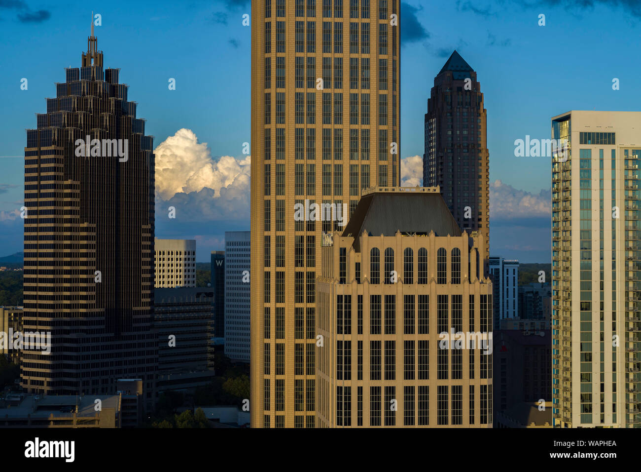 Midtown skyline window hi-res stock photography and images - Alamy